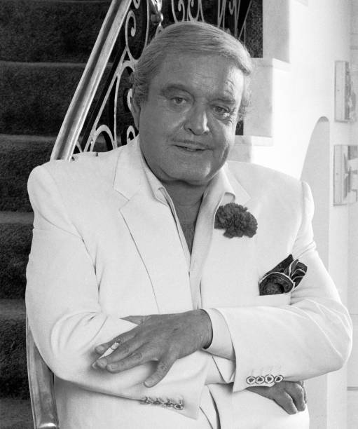 Darryl Maximilian Robinson Revisits Tony Award Winner Jackie Gleason's ...