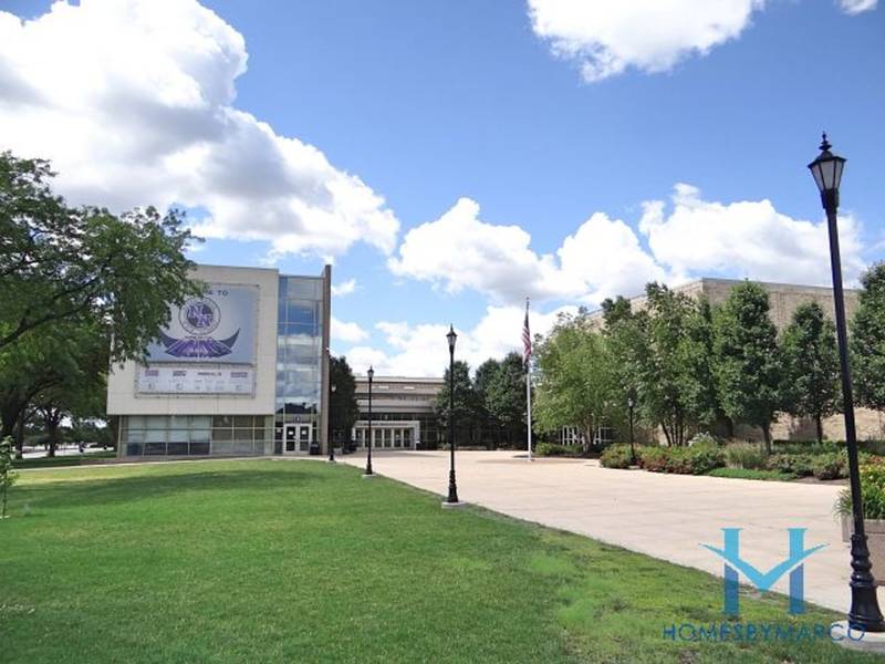 Niles North High School, Skokie, Illinois - September 2018 | Skokie, IL ...