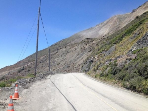 Landslide Covers Highway 1 In 40 Feet Of Dirt: Caltrans - Watsonville ...