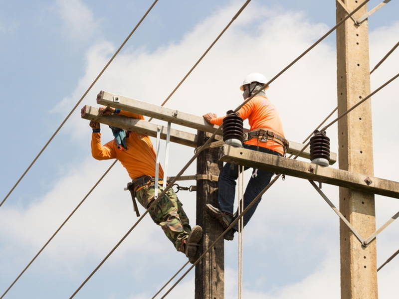 1,000 Out-Of-State Linemen Arrive In NC To Combat Storm Outages ...