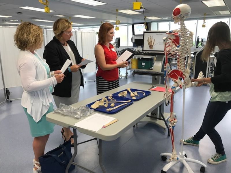 Community Members Experience "Day in the Life" of Midwestern University ...