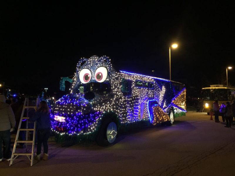 'Dory' School Bus Wins Best Use of Lights in Holiday Parade | Crystal ...