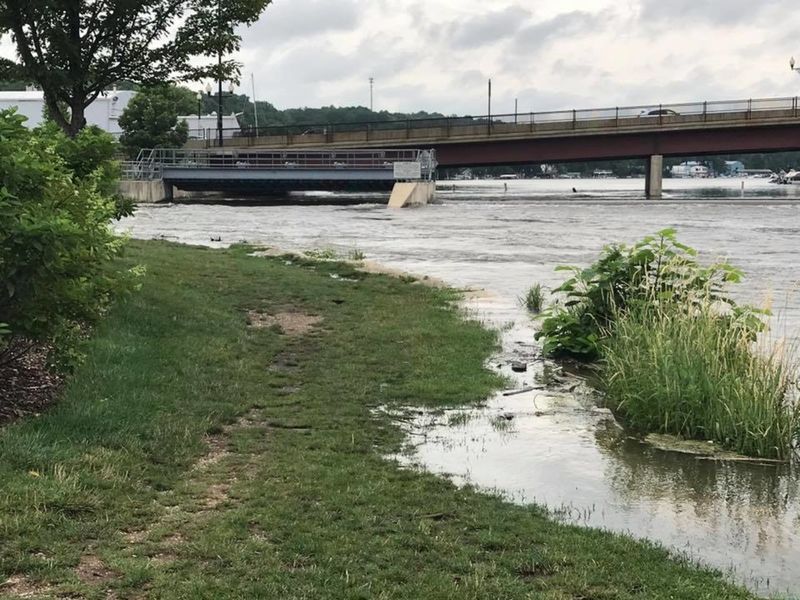 Fox River Reaches Flood Stage, Towns Prep For 'Major Flooding ...